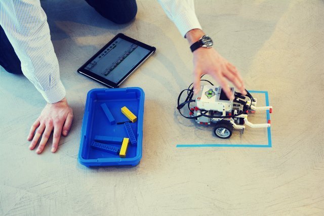 LEGO ROBOTICS | High Fidelity Collective