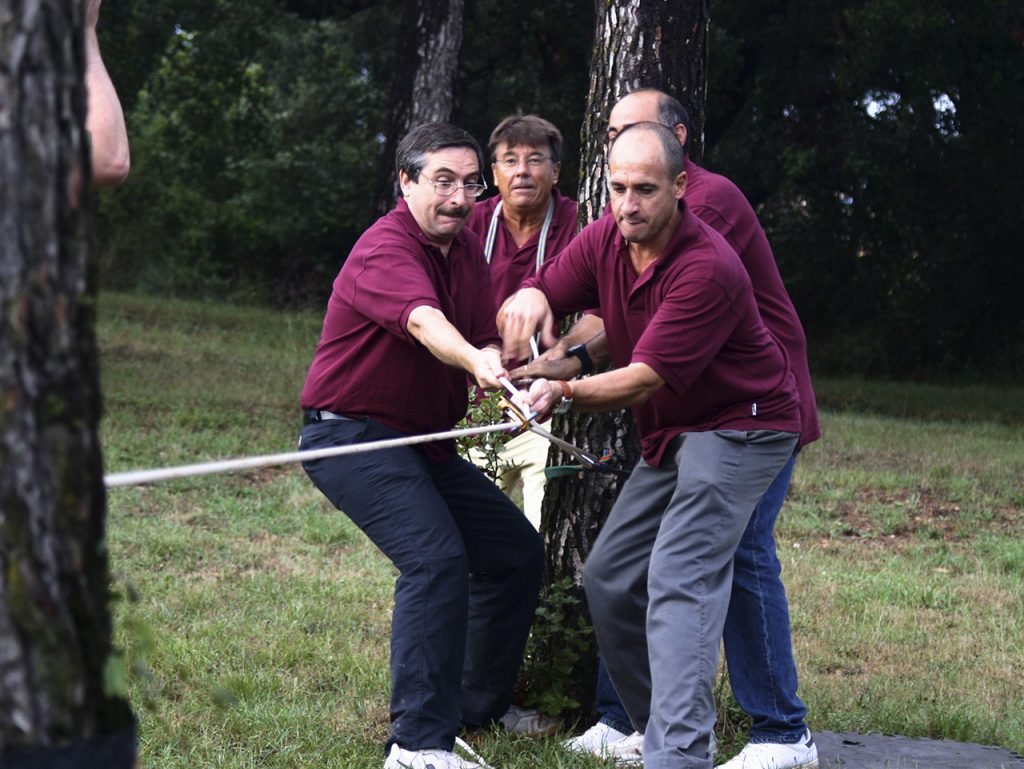 TEAM BUILDING BEACH & MOUNTAIN | High Fidelity Collective